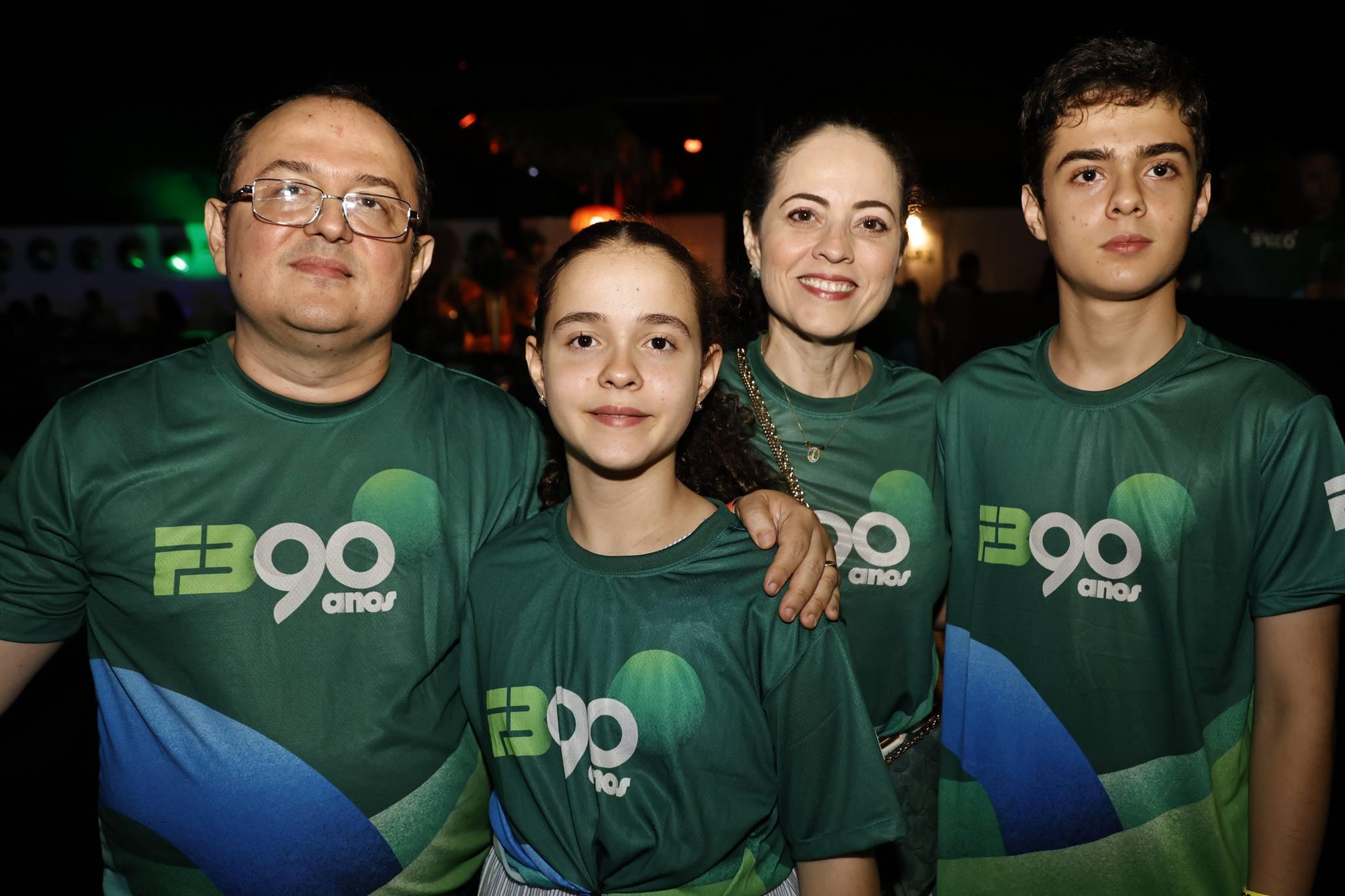 CAPTEI: Farias Brito Celebra 90 Anos com Grande Festa no Iguatemi Hall - Jeritza Gurgel - Diário ...